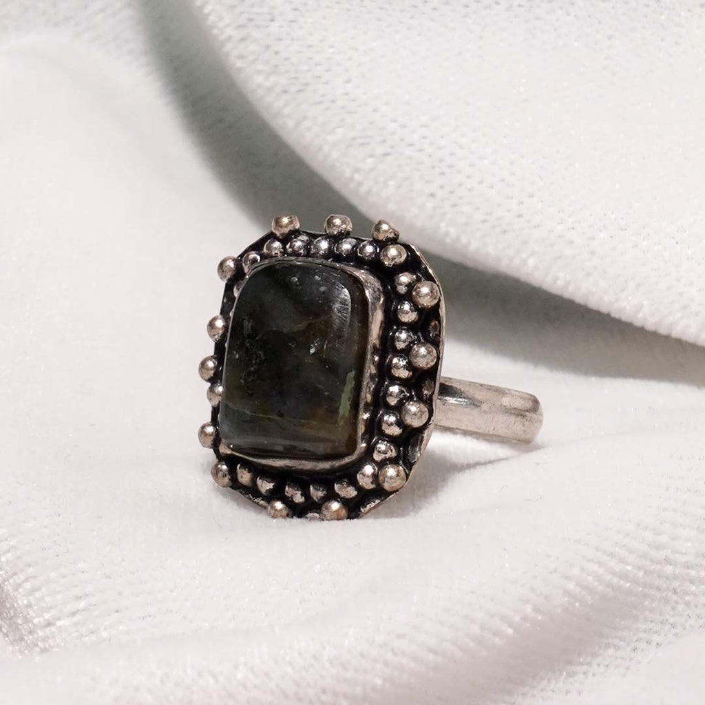 Labradorite Ring – Studd Muffyn